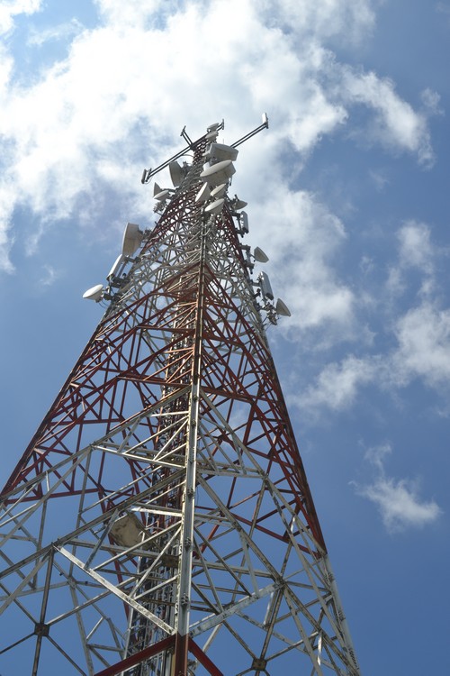 Layanan 900 MHz XL dialihkan dari 2G ke 3G/4G - Sinyal Magazine