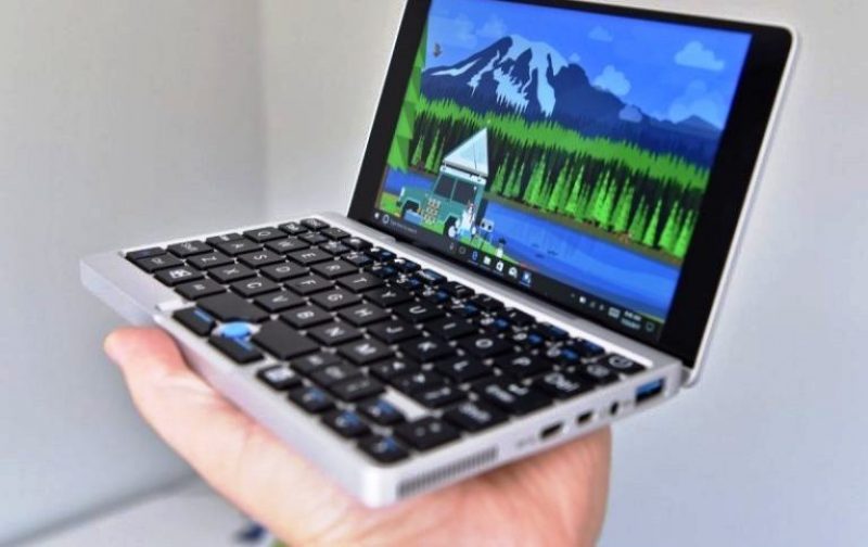 Buat Kamu Yang Nggak Mau Ribet, Laptop Mini Ini Bisa Dikantongi di Saku ...