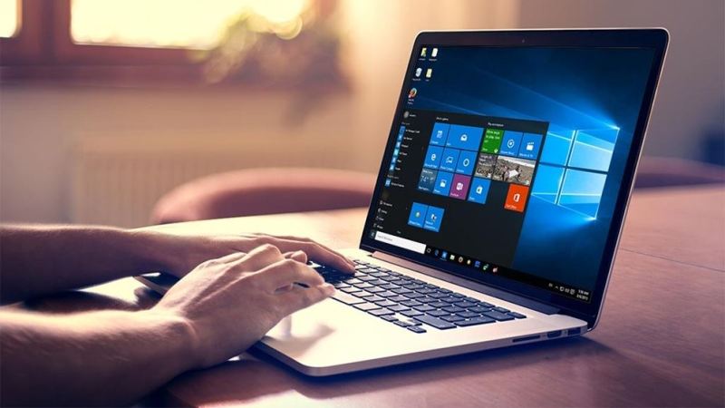 Sekarang Update Windows 10 Menggunakan Nomor Handphone