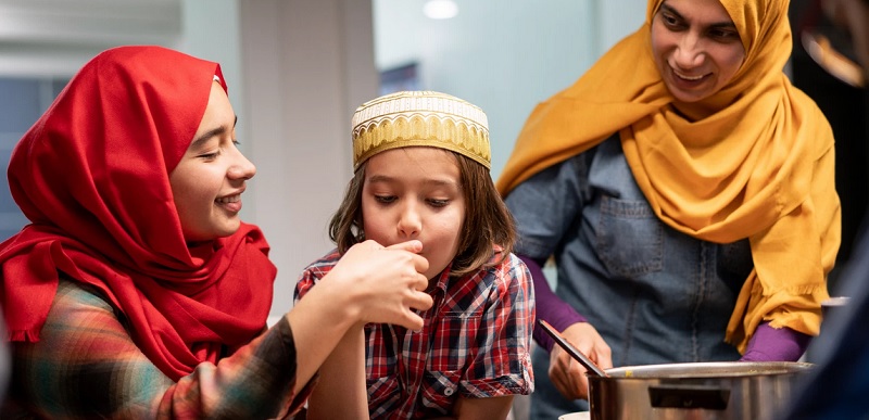 XL Corner: Ramadhan Akrab bersama Paket Akrab - Sinyal Magazine