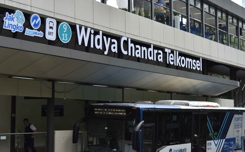 Inovasi Tab on Bus Telkomsel dan TransJakarta - Sinyal Magazine